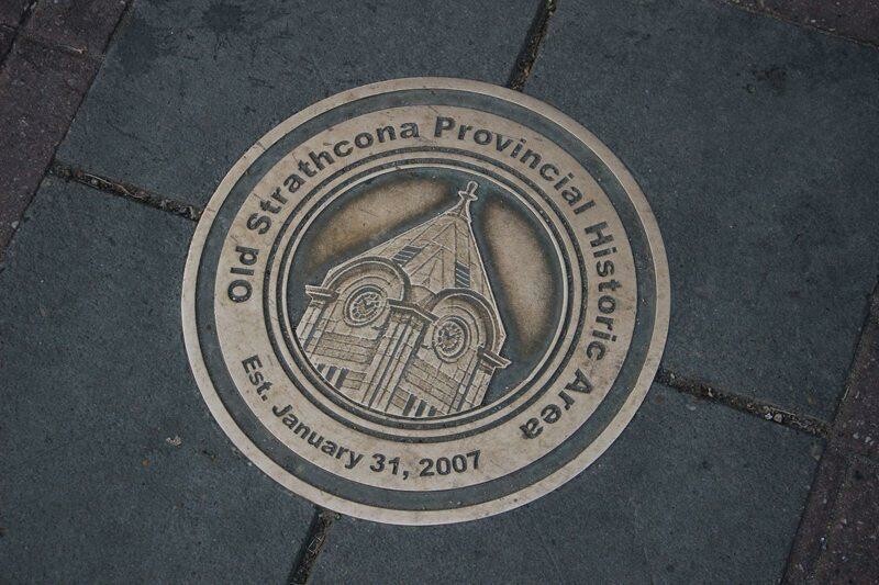 HOW BRONZE PLAQUES CREATE HISTORICAL MEANING